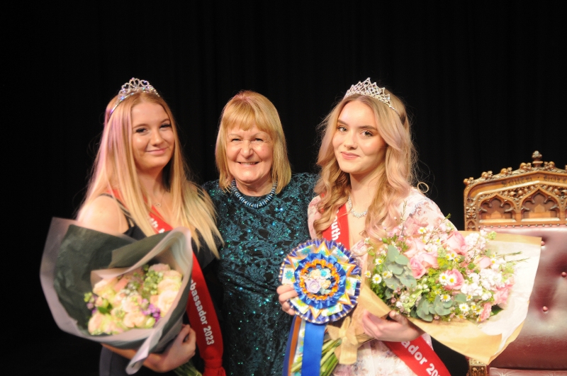 Gallery – Meet Star of Flower Parade – The Voice