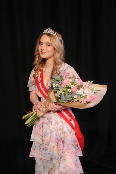 Gallery – Meet Star of Flower Parade – The Voice