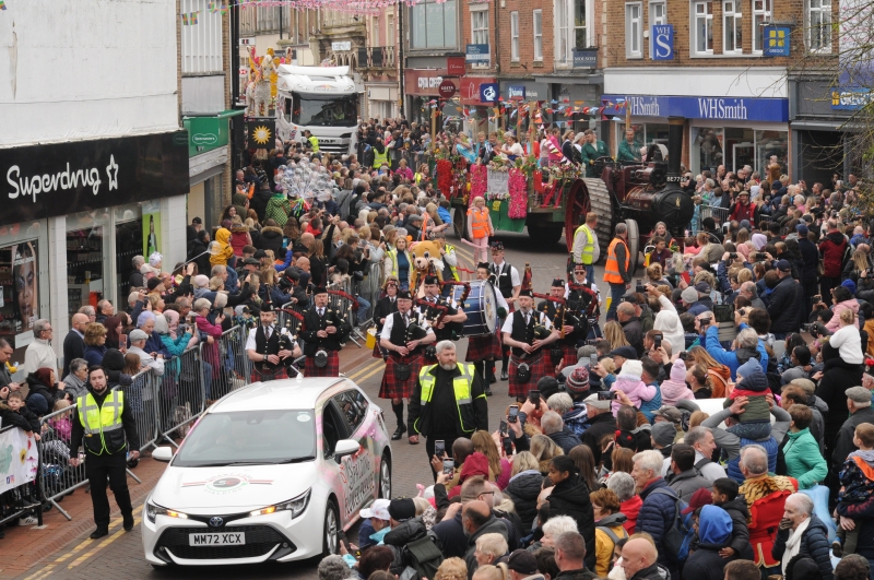 GALLERY – Spalding Flower Parade part two – The Voice