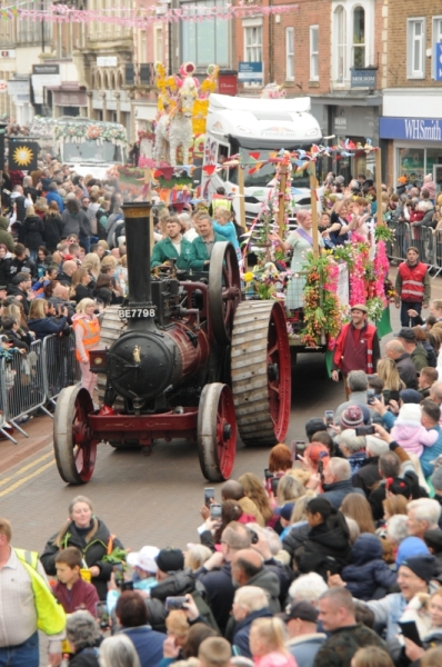 GALLERY – Spalding Flower Parade part two – The Voice