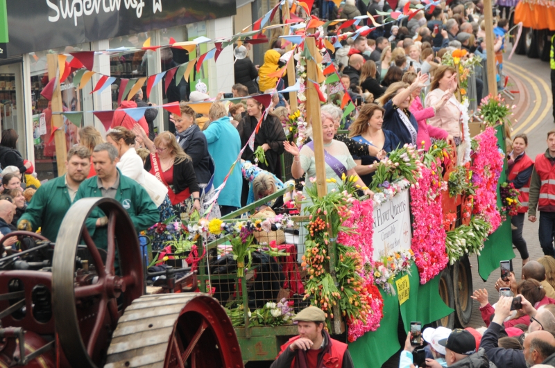 GALLERY – Spalding Flower Parade part two – The Voice