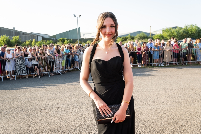 Glitz and glam at Year 11 prom – The Voice