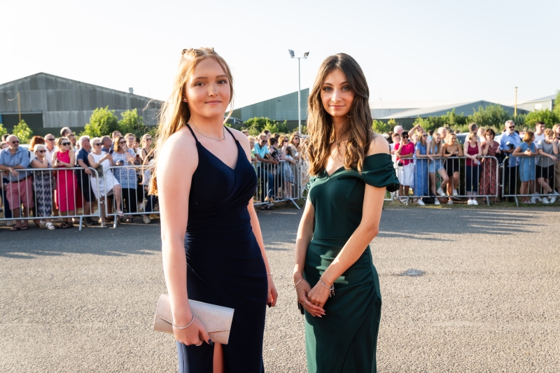 Glitz and glam at Year 11 prom – The Voice