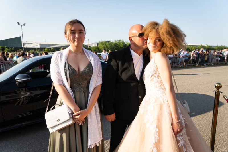 Glitz and glam at Year 11 prom – The Voice