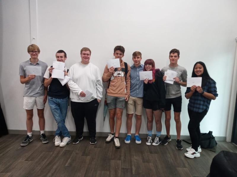 School’s first ‘Oxbridge’ entrant among top results at UAH – The Voice