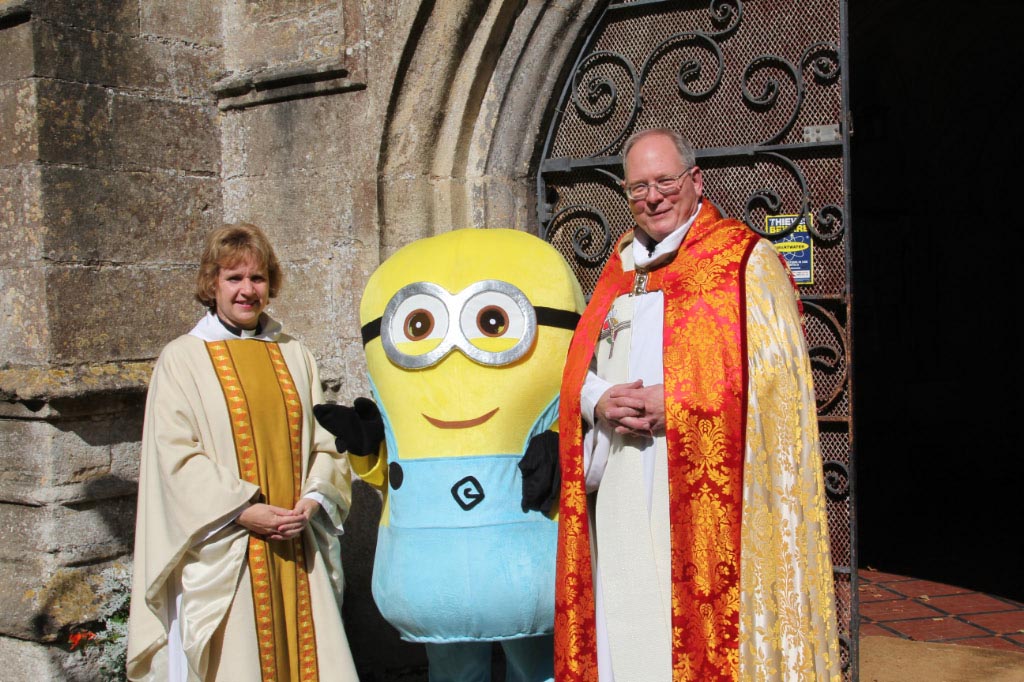 Despicable stealing of the show by Kev Minion – The Voice