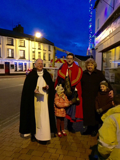 Christmas gets under way in Long Sutton with a blessing - The Voice