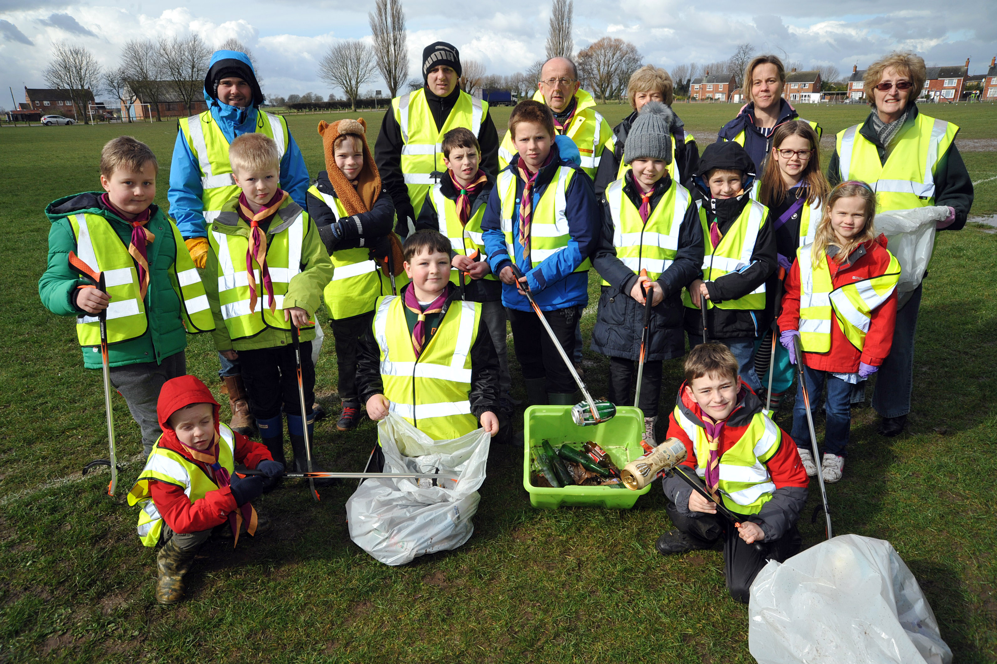 Clean For The Queen litter pickers in two Spalding areas - The Voice