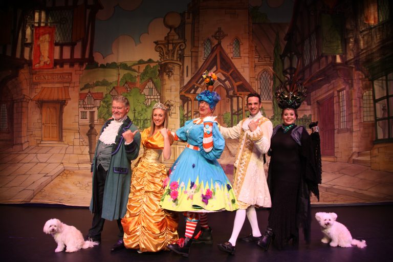 Festive panto in Spalding comes with a dancing dog - The Voice