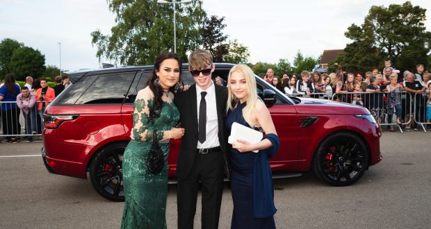 UAH pupils turn on the style at prom – The Voice