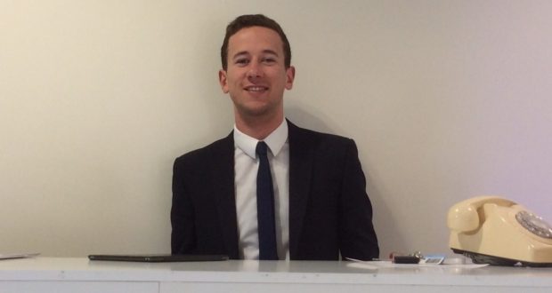 Boredom box bid by group – The Voice