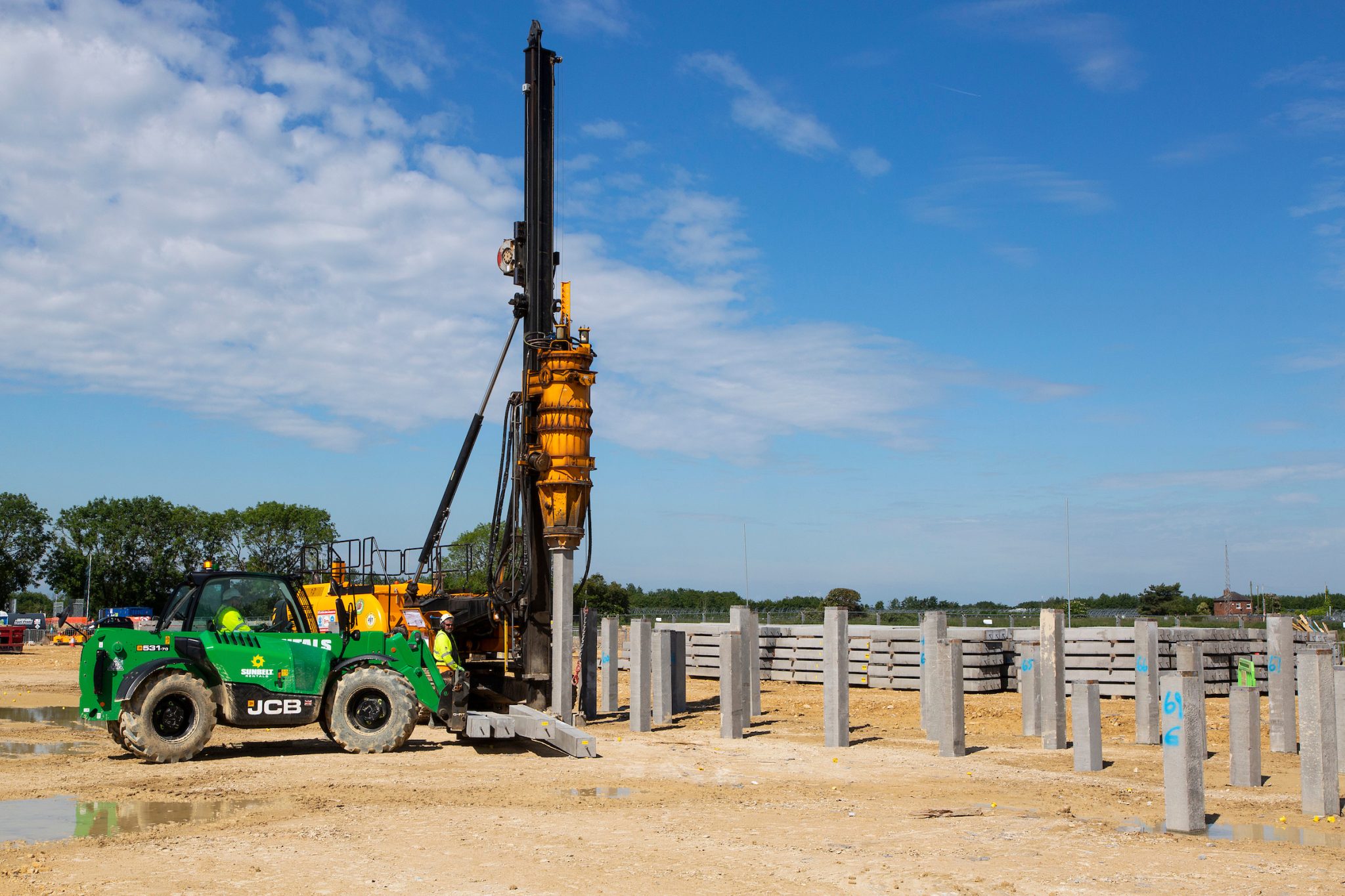 Engineers pile-in to create bridge - The Voice